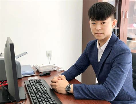外国语学院 周远航2012届朝鲜语专业毕业生毕业后考入延边大学朝鲜语口译专业硕士研究生现就职于延边大学 长春光华学院招生办
