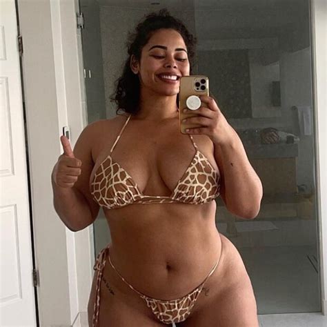 Tabria Majors Looking Sexy In Her Bikini Cufo510