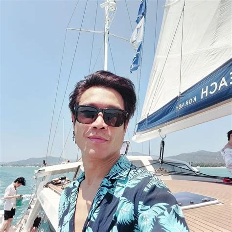 Arty Artist Arty Artist Threads Say More