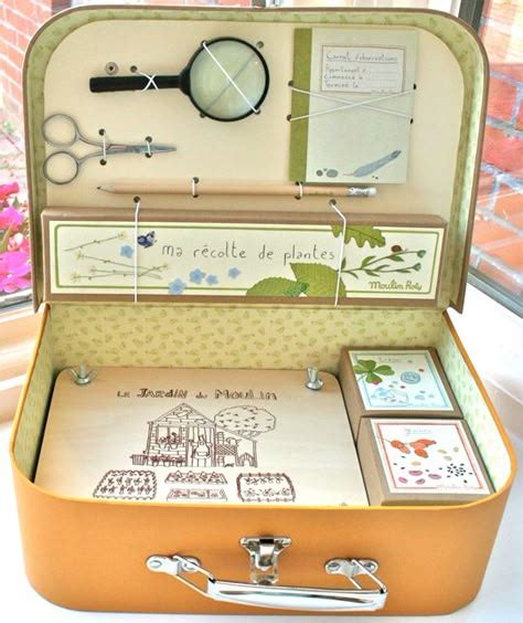 Barbiecore Has Officially Gone Viral Thanks To Kim Kardashian And Margot Robbie 바비인형 패션 인형 패션 사설