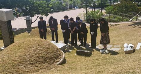 대구소식 신암5동 주민자치위원회 헌화 및 조화 교체 등