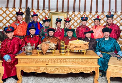 НАЙР Үндэсний урлагийн Найр энтертайнментын анхны уран бүтээлийн