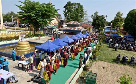 ကချင်ပြည်နယ်အစိုးရအဖွဲ့က ကြီးမှူး၍ မြစ်ကြီးနားမြို့၌ စုပေါင်းဒုလ္လဘရဟန်းခံအလှူတော်မင်္ဂလာ၊ သိမ