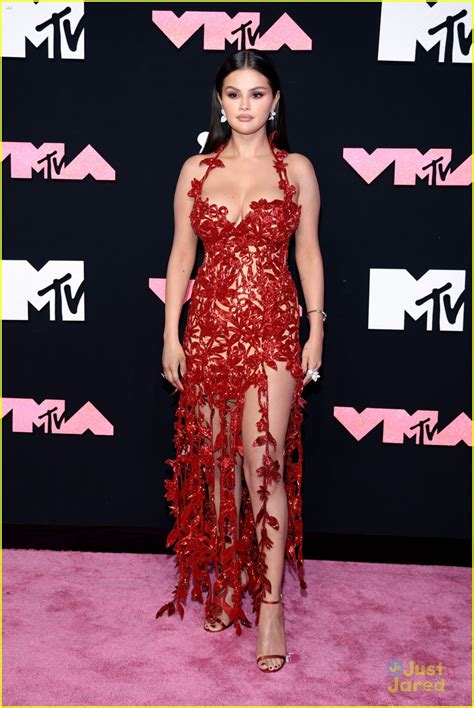 Selena Gomez Wins First Vma In 10 Years For Calm Down With Rema