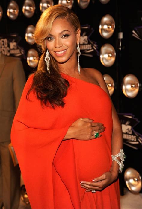 Beyonce S Pregnancy Announcement Takes Over The Internet Arabia Weddings