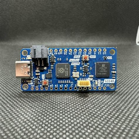 บอร์ดพัฒนา Rpga Feather ได้รวมชิป Rp2040 กับ Lattice Ice40 Fpga สำหรับโครงการ Sensor Fusion