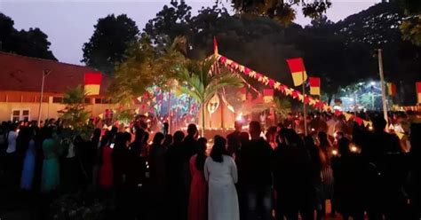 දරුවන් කරේ සයනයිඩ් කරල් එල්ලා උතුරේ කොටි සමරුවක් ~ Gossip Lanka Hot