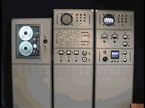 Univac Vacuum Tube Computer GIF Univac Vacuum Tube Computer Mainframe Computer Discover