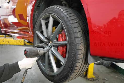 Removing The Front Sub Frame From An Alfa 159 Brera 4x2