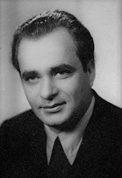 Почитат именит художник от Мездра с юбилейна изложба