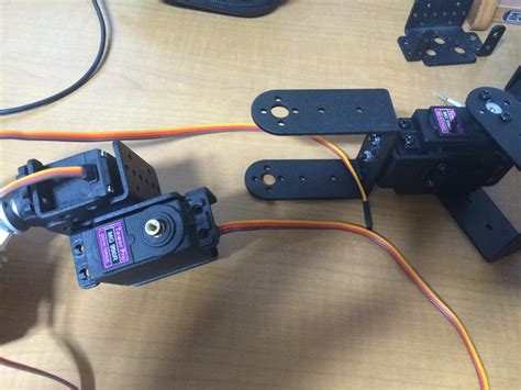 Daddy Makers 아두이노 기반 6 Dof 로봇암 조립 방법 및 제어