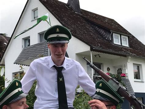 Schützenverein St Hubertus Grönebach Wir Haben Einen Neuen Jungschützenkönig Dennis Grosche
