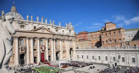 Претседателката Сиљановска Давкова на аудиенција кај папата Франциск