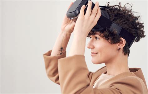 Device Mock Ups Ukrainian Refugees Assistance