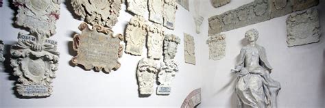 The Statue Of Elena Cornaro Piscopia Heritageunipdit