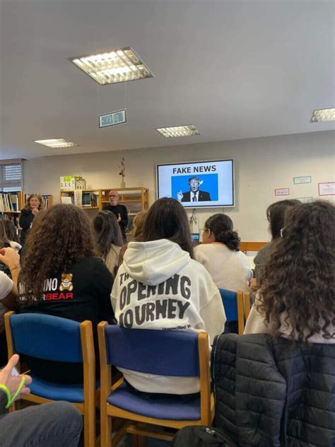 Провеждане на образователна мобилност по проект на програма Еразъм “media Literacy Development