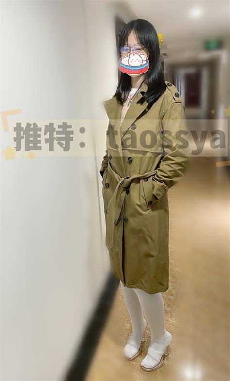桃师师 On Twitter 第一次在住满人的酒店走廊拍照，紧张的心怦怦直跳， 但是又有种很奇妙的感觉，脑袋里蹦出来的想法居然是很想挑逗