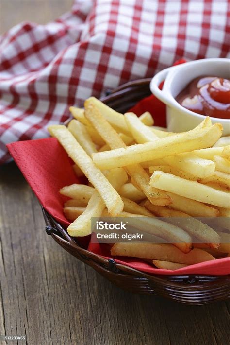 번자체 프렌치 프라이 머스터드와 케첩 만들진 위커 바스켓 0명에 대한 스톡 사진 및 기타 이미지 0명 감자 요리 감자 칩 Istock
