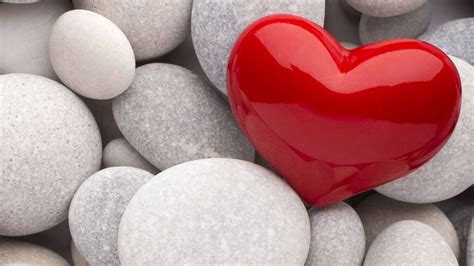 [100 ] Love Heart Wallpapers