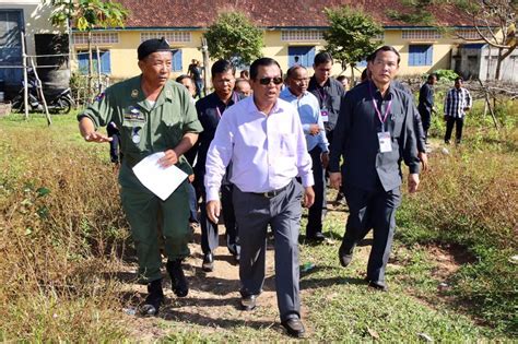 សម្តេចតេជោ ហ៊ុន សែន អញ្ជើញចុះពិនិត្យ វិទ្យាល័យហ៊ុនសែនព្រៃនប់ សារព័ត៌មាន នគរវត្ត