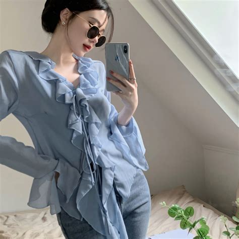 봄신상 블라우스 데이트룩 브이넥 프릴 긴팔 쉬폰 시스루 슬림 블라우스 캠퍼스룩 여행룩 소풍룩 오피스룩