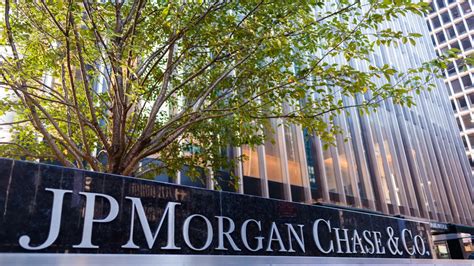 Will Jpmorgan Take A Bigger Bite Of Apple Banking Dive