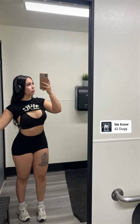Latina Gym Slut Shows Off Her Sexy Ass Porn Erome