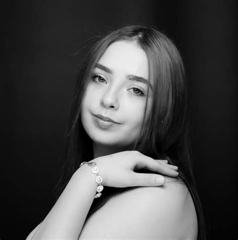 Analea Grace Medium