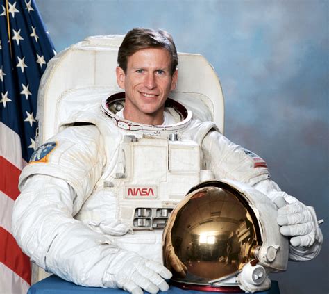 Keys Lecture Welcomes Former Nasa Astronaut And Deep Sea Oilfield Diver