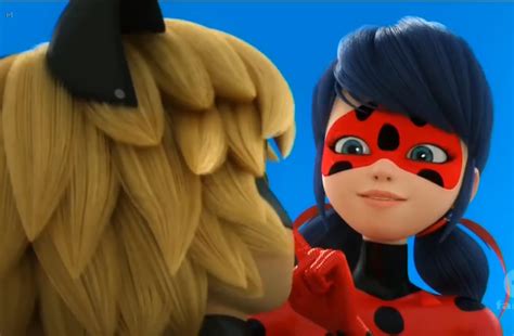 It Looks Like Shes Booping His Nose Scrolller