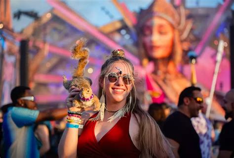 The Best Outfits We Saw At Edc Orlando 2023 Orlando Orlando Weekly