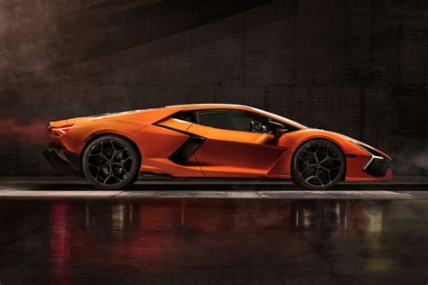 Lamborghiniel Precio Del Lamborghini Revuelto También