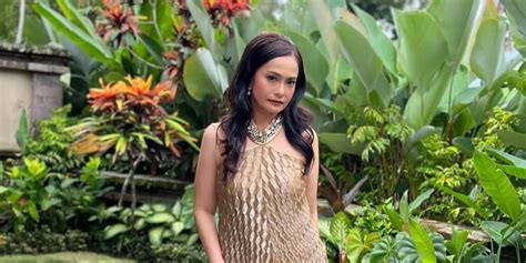 Potret Ersa Mayori Di Jepang Antar Putrinya Yang Mengikuti Program