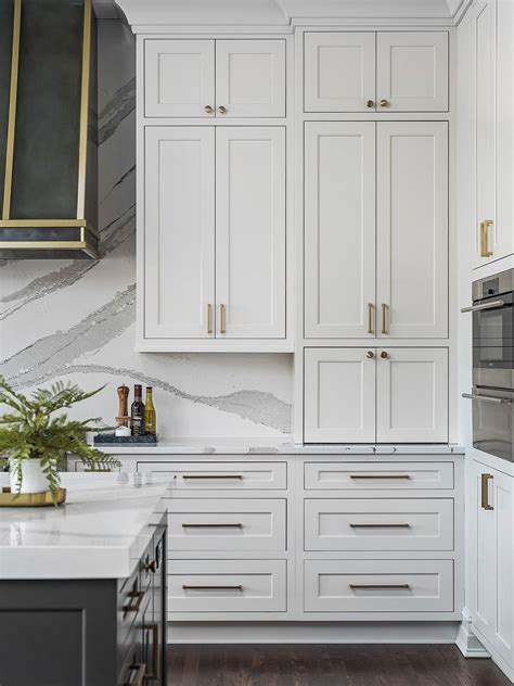 35 Beautiful White Kitchen Cabinets With Brass Hardware Nikkis Plate