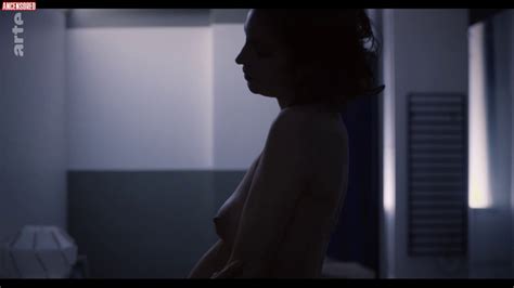 Anne Azoulay Nue Dans Ad Vitam