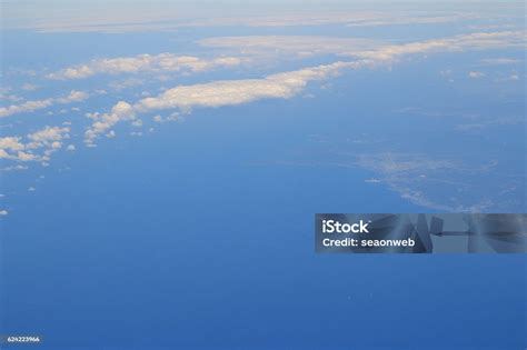 보기를 육상용 메트로폴리스 비행기 창문 0명에 대한 스톡 사진 및 기타 이미지 0명 강 경관 Istock