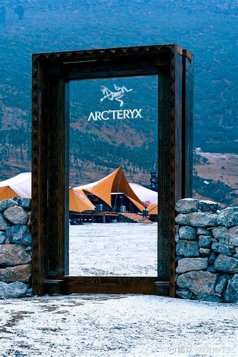 备受始祖鸟青睐的松赞是如何诞生的？ 这是新消费智库第2300期文章 新消费导读 在物欲横流的世界里创造一片净土。作者：万珮 编辑：竺天 审核