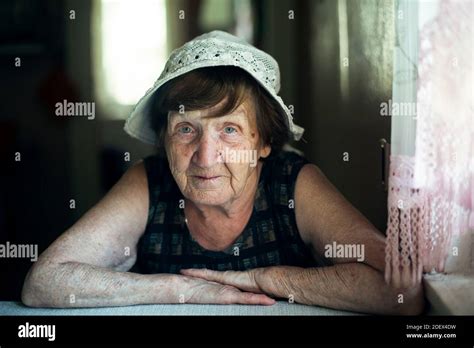 Old Russian Woman Hi Res Stock Photography And Images Alamy
