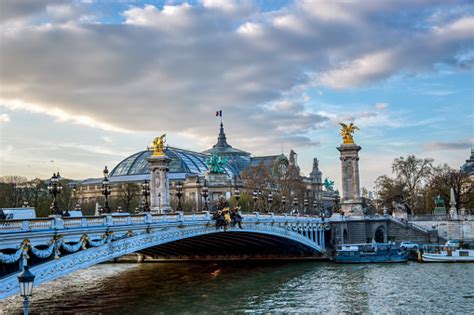 퐁 알렉산드르 Iii 온 세네 강 파리 프랑스 그랑 팔레에 대한 스톡 사진 및 기타 이미지 그랑 팔레 강 강둑 Istock