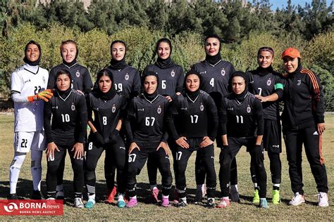دیدار تیم های فوتبال بانوان تام اصفهان خاتون بم