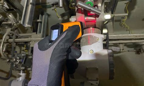 Pyrometer For Measuring The Temperature Of An Object Device For Measuring The Temperature Of A