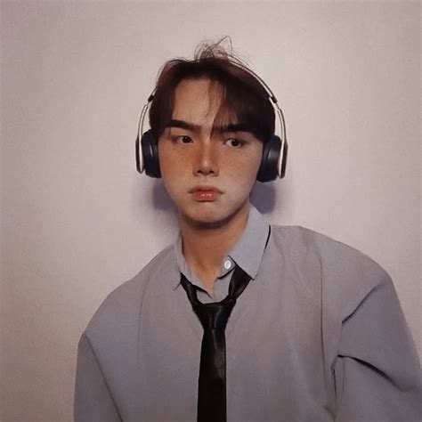 Wee Hock Toh Twhock • Threads Say More