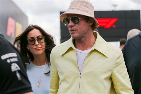 Брэд Питт впервые вывел в свет свою новую избранницу Бублик