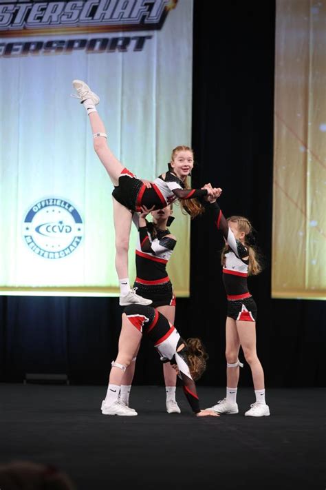 Cheerleading Kreis Teams Qualifizieren Sich Für Meisterschaft