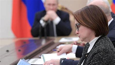 Запроваджує рубльову зону в окупованих районах України СБУ повідомила про підозру голові