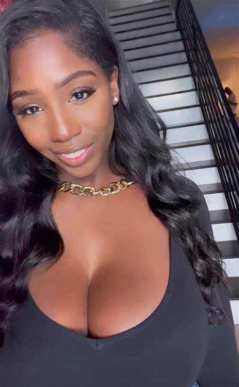Ellie Mae Amazing Cleavage In Black Top Male43can