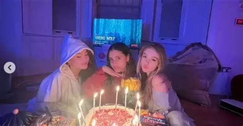 تورتة بنت عمرو دياب تثير غضب الجمهور بسبب صورة صادمة شبابيك