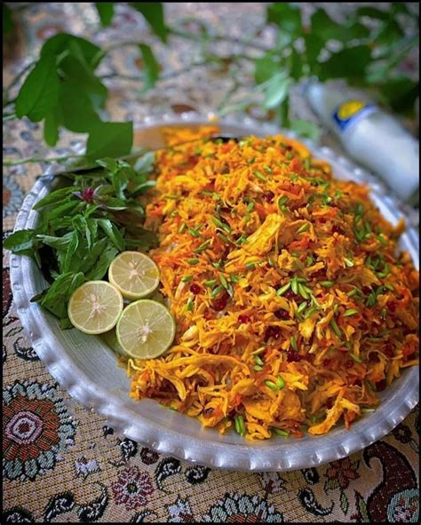 طرز تهیه زرشک پلو با مرغ ریش ریش و هویج خوشمزه و ساده برای 4 نفر مرحله