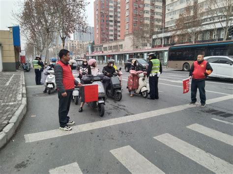 绿东村街道陇西社区开展雷锋日“文明交通促平安”志愿服务活动 大河新闻