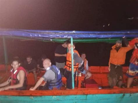 ជនជាតិអ៊ឺរ៉ុប៨រូប ត្រូវបានសមត្ថកិច្ចជួយសង្គ្រោះ ខណៈពួកគេជួបគ្រោះថ្នាក់លិចទូក សុីសុីថាមស៍